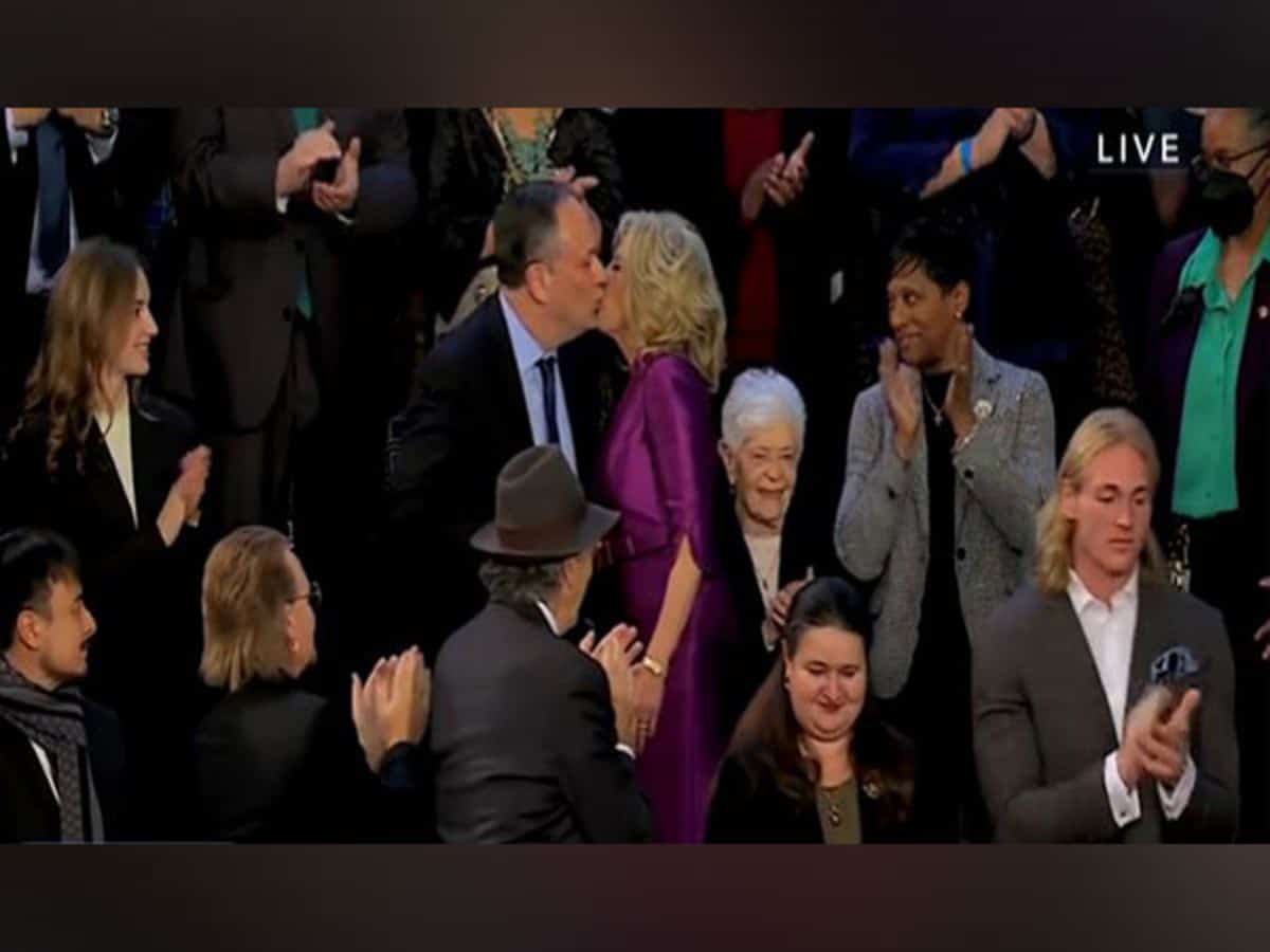 'Smooch of the Union': US first lady steals show with wayward kiss ...
