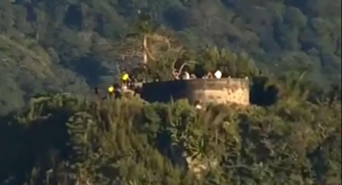 Shootout traps tourists at Rio sunrise lookout - Insider Paper